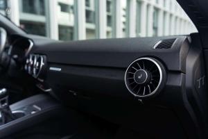 Черный Ауди ТТ 2016 в Вильнюс, объемом двигателя 1.80 л и пробегом 41 тыс. км за 24250 €, фото 24 на AUTOMOTO.COM.LV