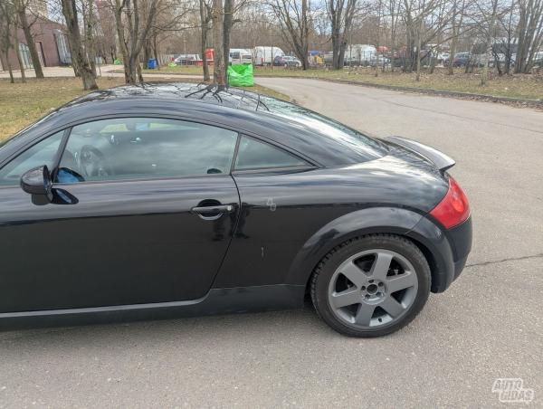 Black Audi TT 2000 in Kaunas, with an engine capacity of 1.80 L and mileage of 350 thousand km for 3200 €, photo 3 on AUTOMOTO.COM.LV
