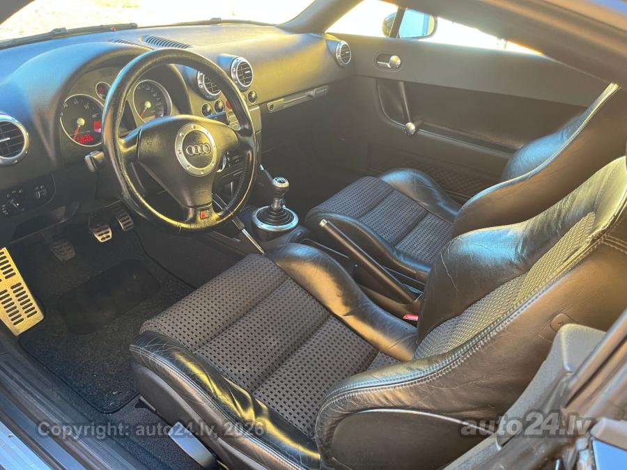 Черный Ауди ТТ 2000 в Таллин, объемом двигателя 1.80 л и пробегом 224 тыс. км за 6990 €, фото 15 на AUTOMOTO.COM.LV