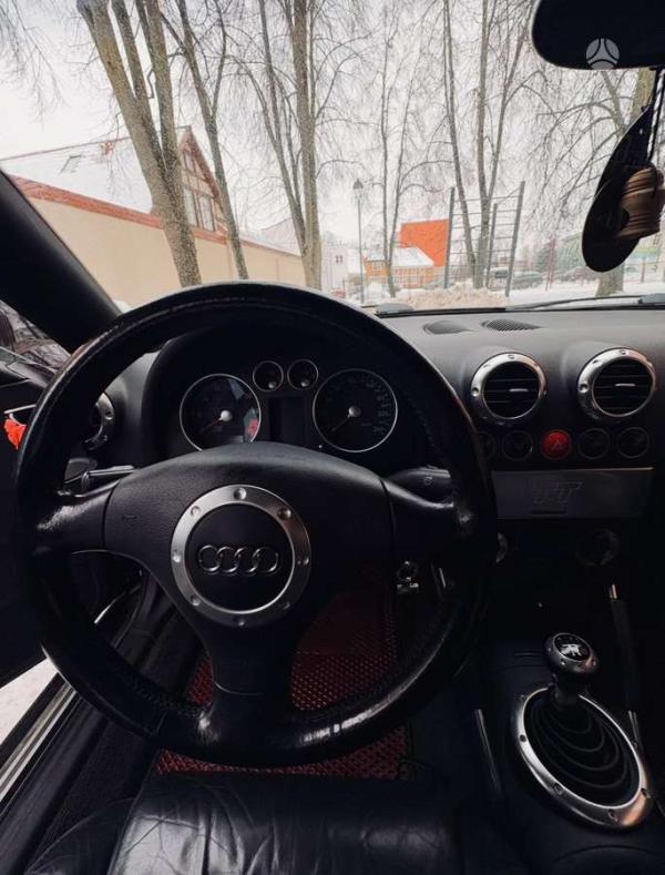 Melns Audi TT 2002 Klaipėda, ar dzinēja tilpumu 1.78 L un nobraukumu 195 tūkst. km par 3500 €, foto 4 vietnē AUTOMOTO.COM.LV
