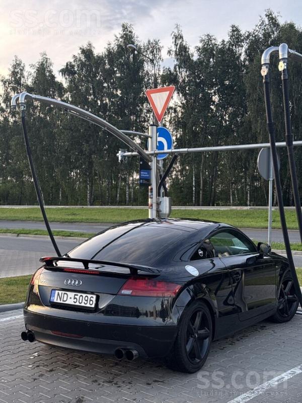 Melns Audi TT 2008 Rīga, ar dzinēja tilpumu 2.00 L un nobraukumu 325 tūkst. km par 8500 €, foto 2 vietnē AUTOMOTO.COM.LV