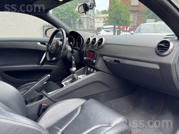 Melns Audi TT 2008 Rīga, ar dzinēja tilpumu 2.00 L un nobraukumu 329 tūkst. km par 8490 €, foto 9 vietnē AUTOMOTO.COM.LV