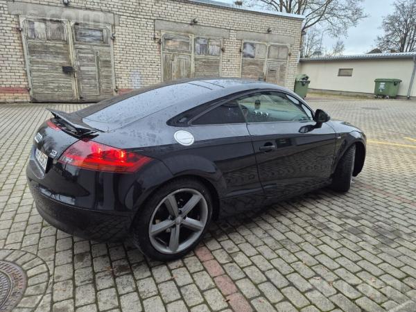 Melns Audi TT 2009 Tukums, ar dzinēja tilpumu 2.00 L un nobraukumu 301 tūkst. km par 8990 €, foto 4 vietnē AUTOMOTO.COM.LV