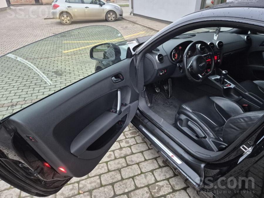 Melns Audi TT 2009 Tukums, ar dzinēja tilpumu 2.00 L un nobraukumu 301 tūkst. km par 8990 €, foto 12 vietnē AUTOMOTO.COM.LV
