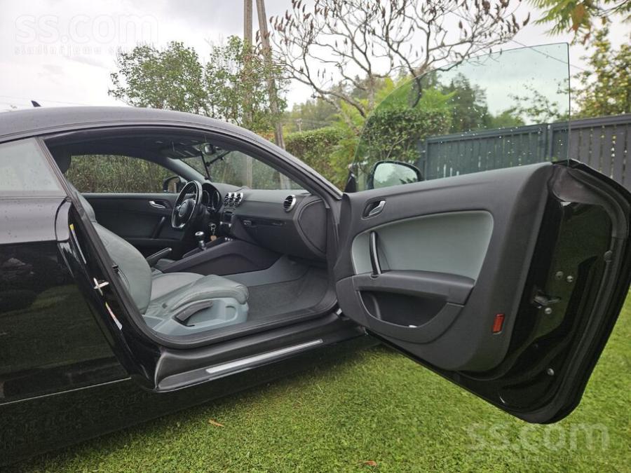 Melns Audi TT 2009 Rīga, ar dzinēja tilpumu 2.00 L un nobraukumu 309 tūkst. km par 7600 €, foto 8 vietnē AUTOMOTO.COM.LV