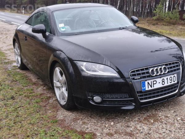 Black Audi TT 2009 in Riga, with an engine capacity of 2.00 L and mileage of 300 thousand km for 7999 €, photo 5 on AUTOMOTO.COM.LV