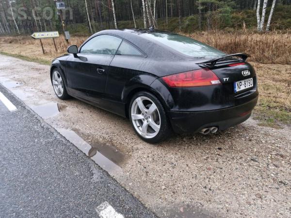 Black Audi TT 2009 in Riga, with an engine capacity of 2.00 L and mileage of 300 thousand km for 7999 €, photo 7 on AUTOMOTO.COM.LV