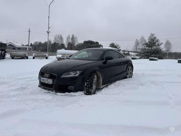 Black Audi TT 2011 in Vilnius, with an engine capacity of 2.00 L and mileage of 262 thousand km for 8500 €, photo 3 on AUTOMOTO.COM.LV