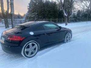 Black Audi TT 2011 in Kaunas, with an engine capacity of 2.00 L and mileage of 293 thousand km for 9200 €, photo 3 on AUTOMOTO.COM.LV