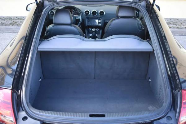 Melns Audi TT 2012 Talsi, ar dzinēja tilpumu 1.80 L un nobraukumu 166 tūkst. km par 8700 €, foto 9 vietnē AUTOMOTO.COM.LV
