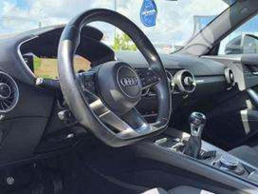 Black Audi TT 2014 in Siauliai, with an engine capacity of 2.00 L and mileage of 270 thousand km for 13150 €, photo 16 on AUTOMOTO.COM.LV
