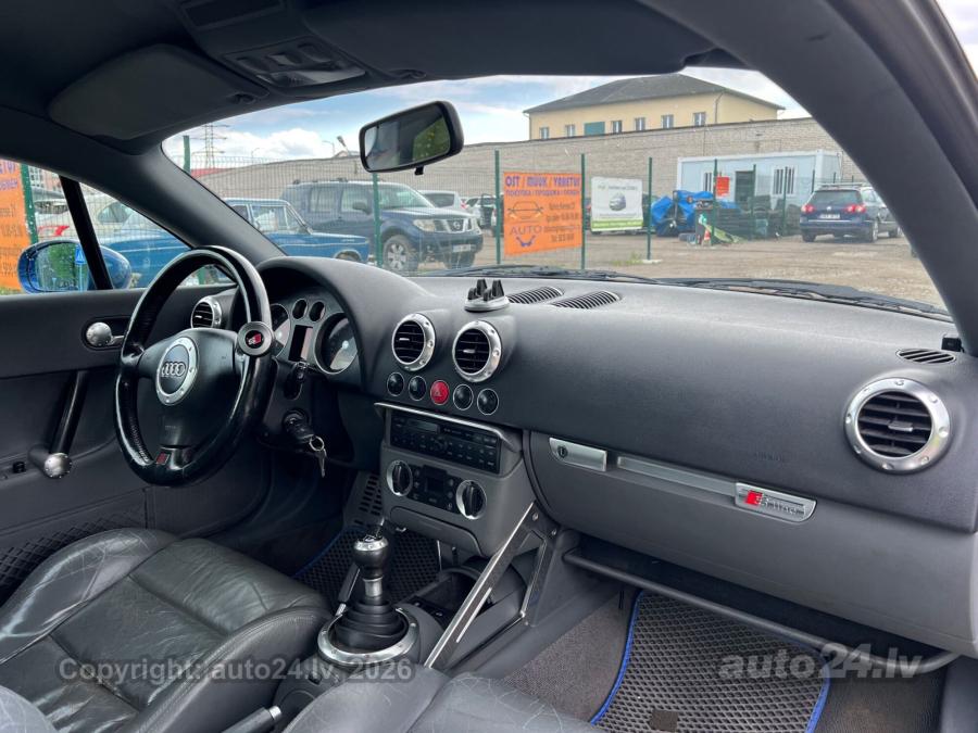 Blue Audi TT 1999 in Narva, with an engine capacity of 1.80 L and mileage of 320 thousand km for 2499 €, photo 21 on AUTOMOTO.COM.LV