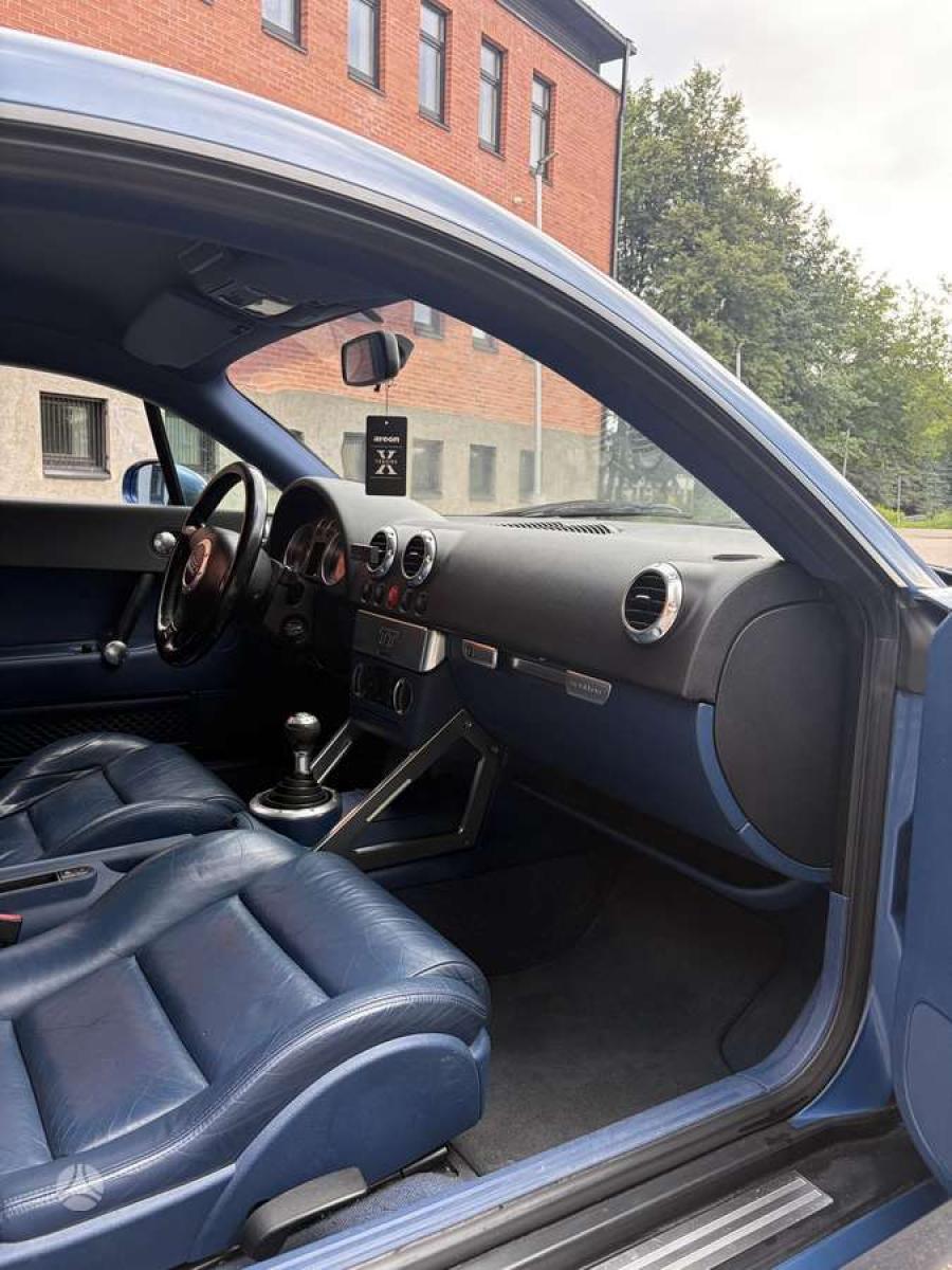 Zils Audi TT 1999 Alīta, ar dzinēja tilpumu 1.78 L un nobraukumu 245 tūkst. km par 6000 €, foto 8 vietnē AUTOMOTO.COM.LV