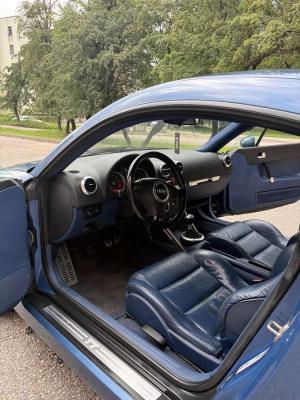 Zils Audi TT 1999 Alīta, ar dzinēja tilpumu 1.78 L un nobraukumu 245 tūkst. km par 6000 €, foto 11 vietnē AUTOMOTO.COM.LV
