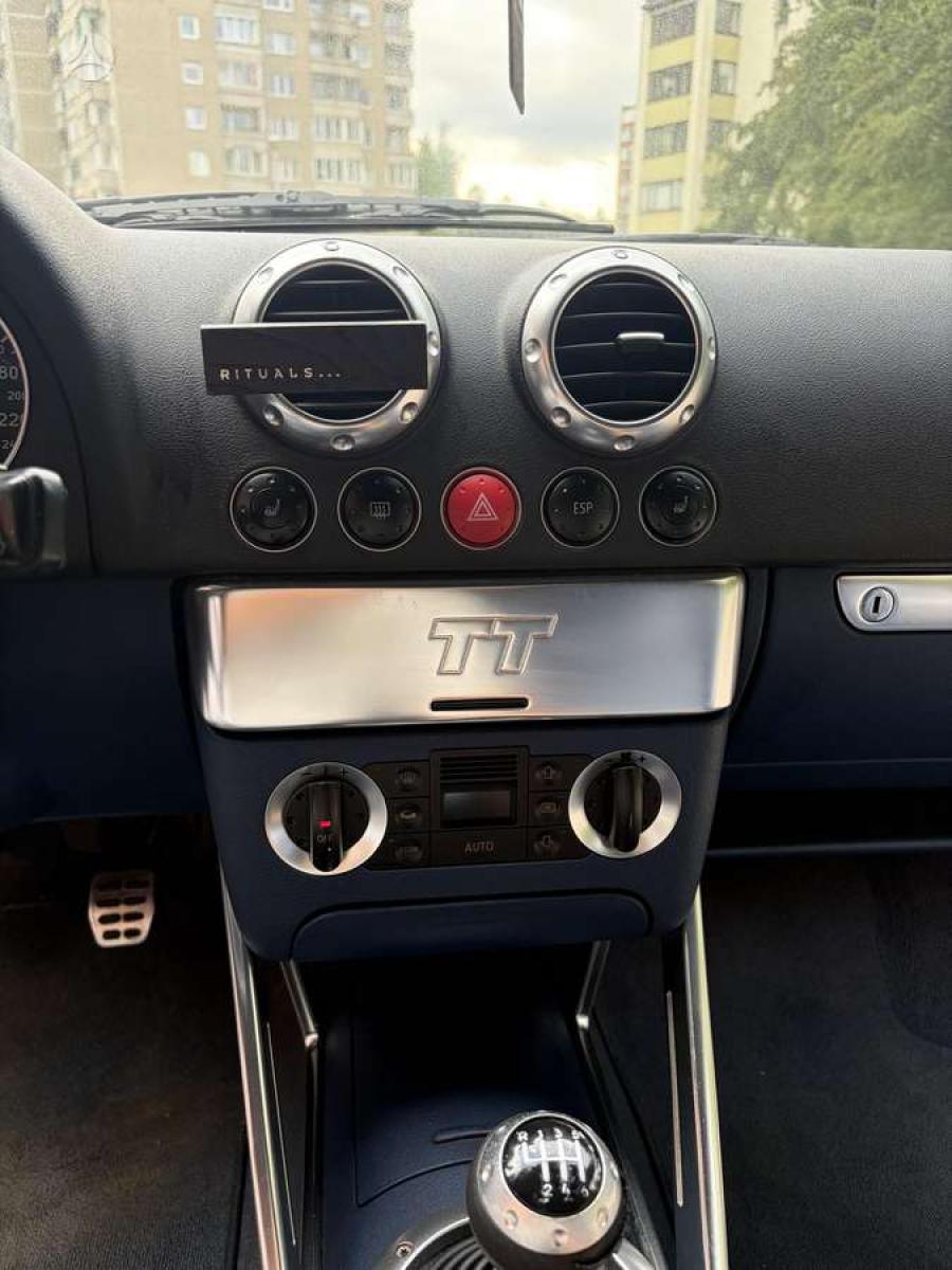 Zils Audi TT 1999 Alīta, ar dzinēja tilpumu 1.78 L un nobraukumu 245 tūkst. km par 6000 €, foto 14 vietnē AUTOMOTO.COM.LV