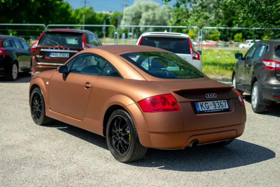 Brown Audi TT 1999 in Liepaja, with an engine capacity of 1.80 L and mileage of 258 thousand km for 3500 €, photo 3 on AUTOMOTO.COM.LV