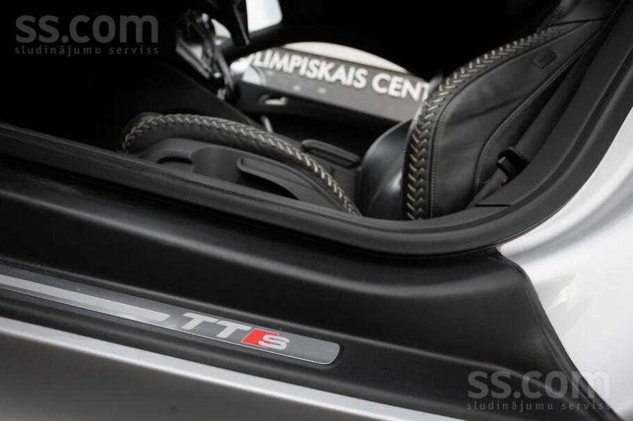 Audi TT 2010 in Riga, with an engine capacity of 2.00 L and mileage of 220 thousand km for 12300 €, photo 11 on AUTOMOTO.COM.LV