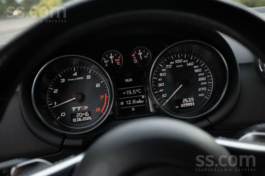 Audi TT 2010 in Riga, with an engine capacity of 2.00 L and mileage of 220 thousand km for 12300 €, photo 17 on AUTOMOTO.COM.LV