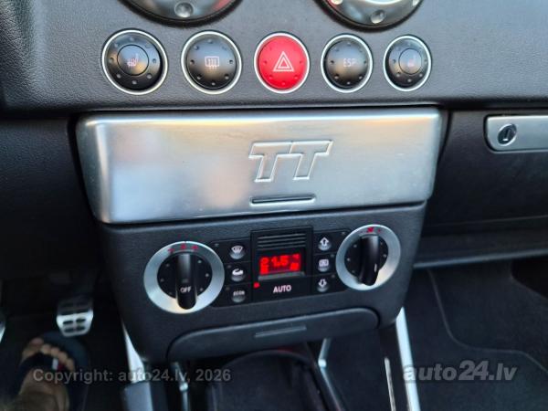 Grey Audi TT 2000 in Rakvere, with an engine capacity of 1.80 L and mileage of 167 thousand km for 6000 €, photo 9 on AUTOMOTO.COM.LV