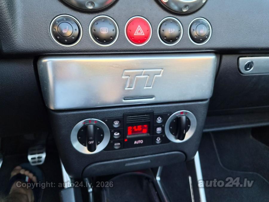 Grey Audi TT 2000 in Rakvere, with an engine capacity of 1.80 L and mileage of 167 thousand km for 6000 €, photo 10 on AUTOMOTO.COM.LV