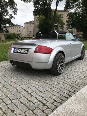 Pelēks Audi TT 2000 Jelgava, ar dzinēja tilpumu 1.80 L un nobraukumu 0 tūkst. km par 3500 €, foto 3 vietnē AUTOMOTO.COM.LV