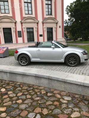 Pelēks Audi TT 2000 Jelgava, ar dzinēja tilpumu 1.80 L un nobraukumu 0 tūkst. km par 3500 €, foto 4 vietnē AUTOMOTO.COM.LV