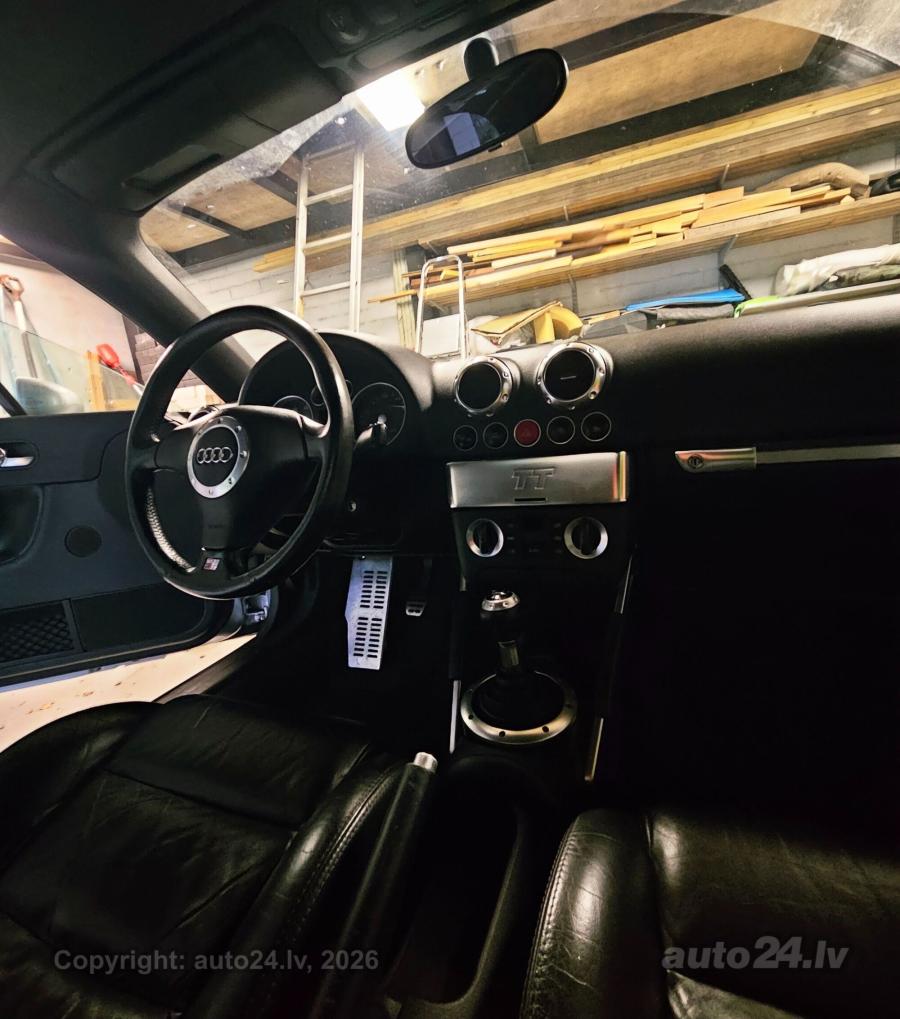 Pelēks Audi TT 2000 Tallina, ar dzinēja tilpumu 1.80 L un nobraukumu 181 tūkst. km par 4990 €, foto 6 vietnē AUTOMOTO.COM.LV