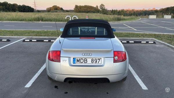 Pelēks Audi TT 2001 Kauņa, ar dzinēja tilpumu 1.78 L un nobraukumu 285 tūkst. km par 3200 €, foto 5 vietnē AUTOMOTO.COM.LV