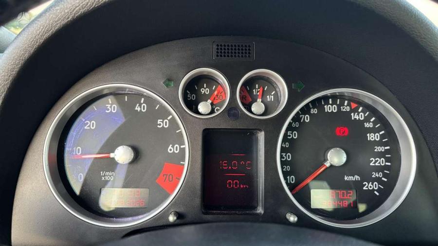 Grey Audi TT 2001 in Kaunas, with an engine capacity of 1.78 L and mileage of 285 thousand km for 3200 €, photo 12 on AUTOMOTO.COM.LV
