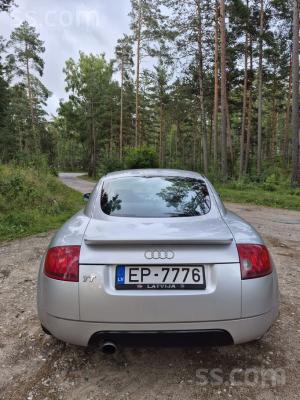 Pelēks Audi TT 1998 Rīga, ar dzinēja tilpumu 1.80 L un nobraukumu 215 tūkst. km par 3000 €, foto 4 vietnē AUTOMOTO.COM.LV