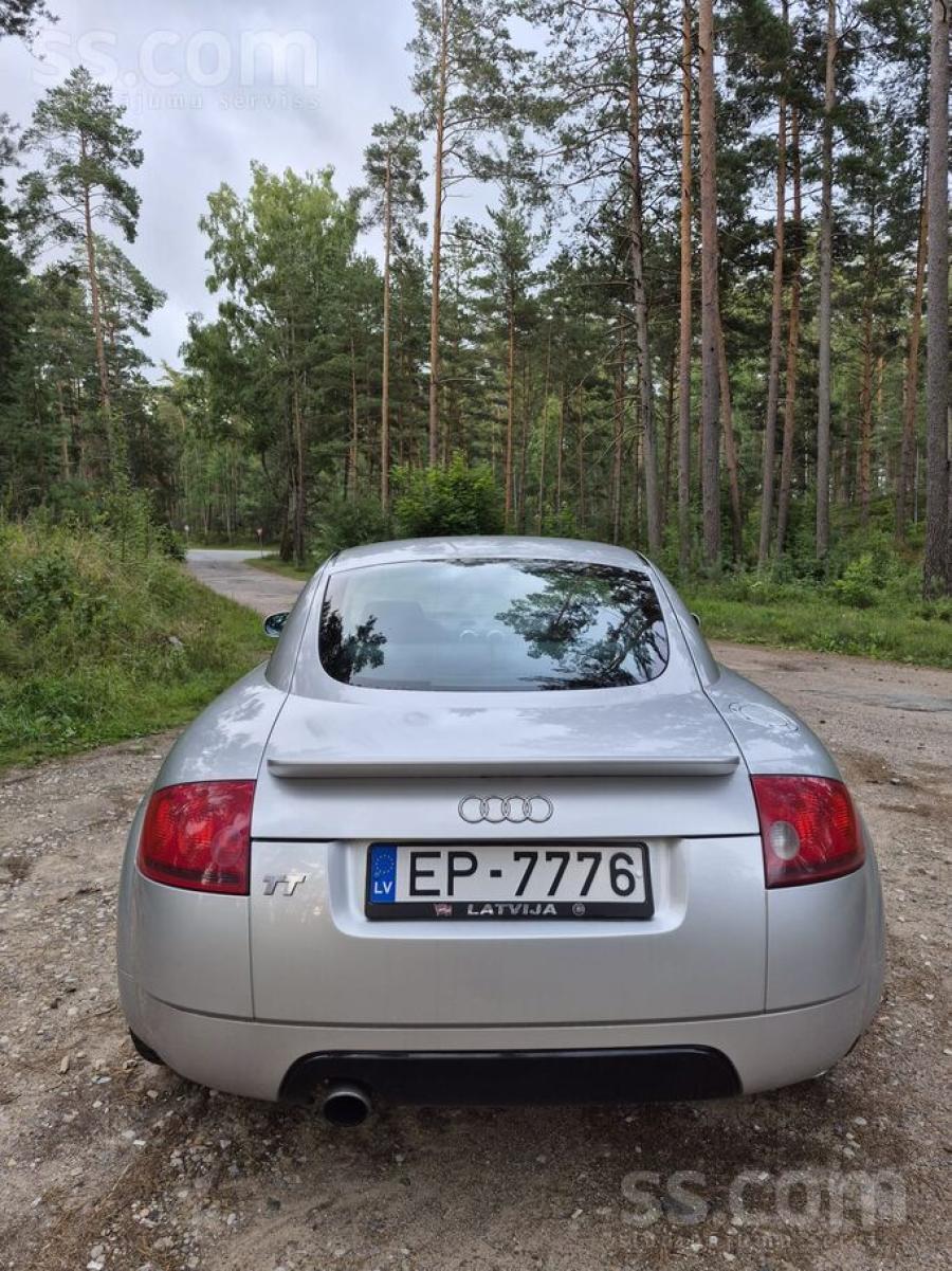 Pelēks Audi TT 1998 Rīga, ar dzinēja tilpumu 1.80 L un nobraukumu 215 tūkst. km par 3000 €, foto 4 vietnē AUTOMOTO.COM.LV