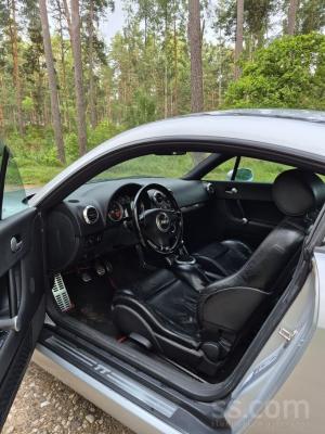 Pelēks Audi TT 1998 Rīga, ar dzinēja tilpumu 1.80 L un nobraukumu 215 tūkst. km par 3000 €, foto 7 vietnē AUTOMOTO.COM.LV