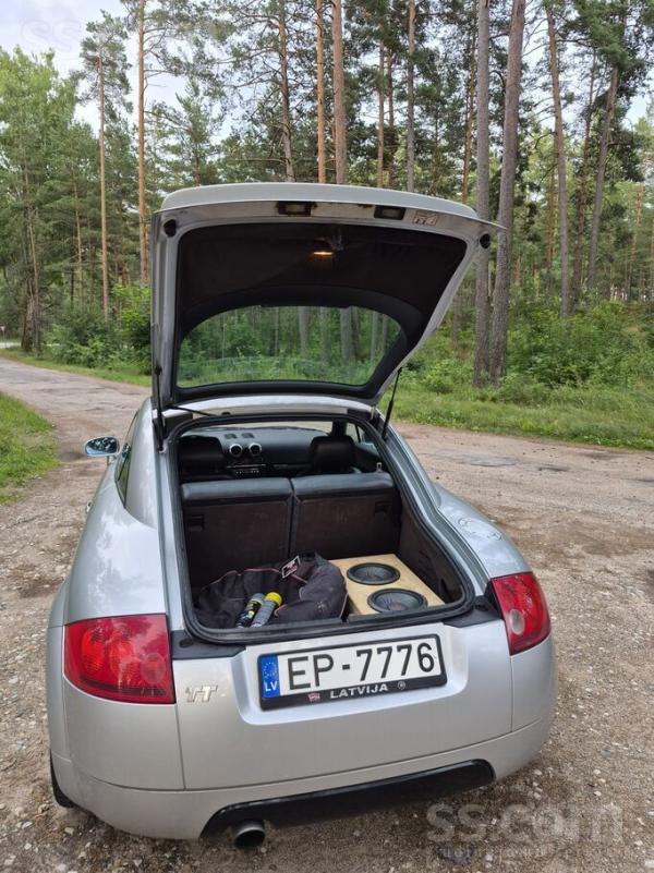 Pelēks Audi TT 1998 Rīga, ar dzinēja tilpumu 1.80 L un nobraukumu 215 tūkst. km par 3000 €, foto 7 vietnē AUTOMOTO.COM.LV