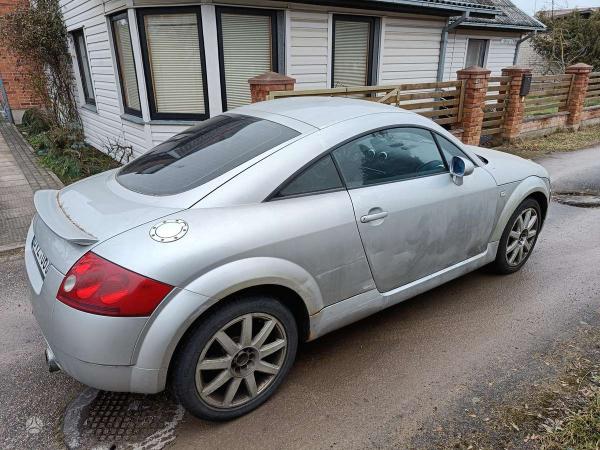 Pelēks Audi TT 1999 Kauņa, ar dzinēja tilpumu 1.78 L un nobraukumu 192 tūkst. km par 1500 €, foto 4 vietnē AUTOMOTO.COM.LV
