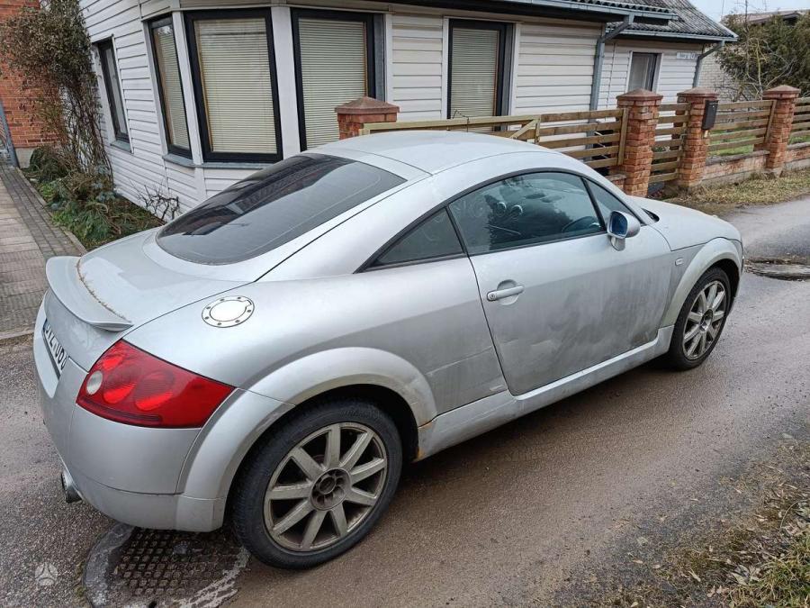 Pelēks Audi TT 1999 Kauņa, ar dzinēja tilpumu 1.78 L un nobraukumu 192 tūkst. km par 1500 €, foto 5 vietnē AUTOMOTO.COM.LV
