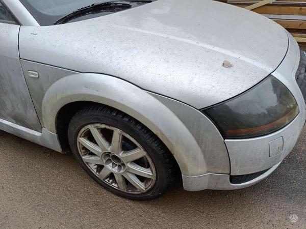 Pelēks Audi TT 1999 Kauņa, ar dzinēja tilpumu 1.78 L un nobraukumu 192 tūkst. km par 1500 €, foto 6 vietnē AUTOMOTO.COM.LV