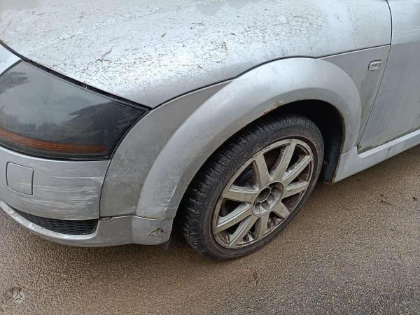 Pelēks Audi TT 1999 Kauņa, ar dzinēja tilpumu 1.78 L un nobraukumu 192 tūkst. km par 1500 €, foto 7 vietnē AUTOMOTO.COM.LV