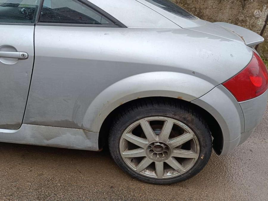 Pelēks Audi TT 1999 Kauņa, ar dzinēja tilpumu 1.78 L un nobraukumu 192 tūkst. km par 1500 €, foto 9 vietnē AUTOMOTO.COM.LV