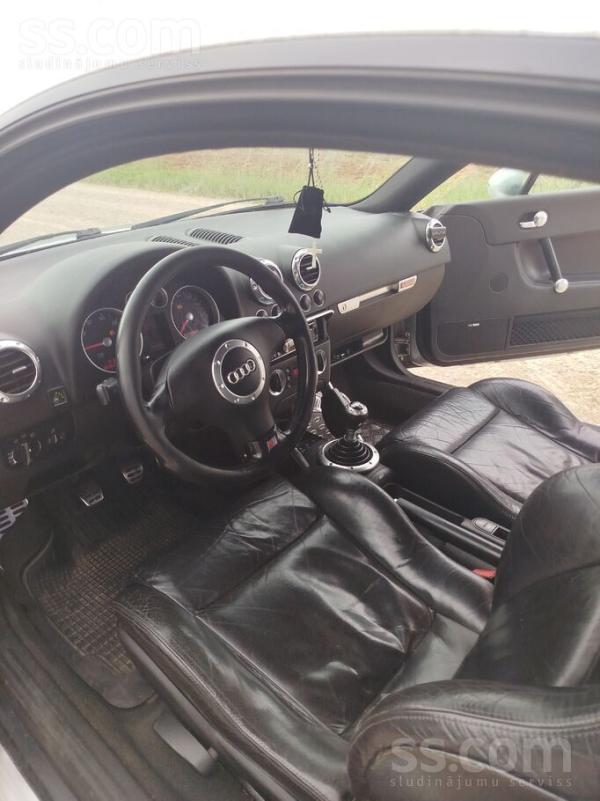 Audi TT 1999 Rēzekne vietnē Pelēks Audi TT 1999 Rēzekne, ar dzinēja tilpumu 1.80 L un nobraukumu 286 tūkst. km par 2888 €, foto 6 vietnē AUTOMOTO.COM.LV