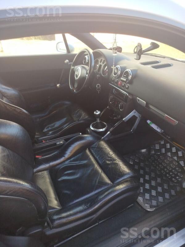 Audi TT 1999 Rēzekne vietnē Pelēks Audi TT 1999 Rēzekne, ar dzinēja tilpumu 1.80 L un nobraukumu 286 tūkst. km par 2888 €, foto 7 vietnē AUTOMOTO.COM.LV