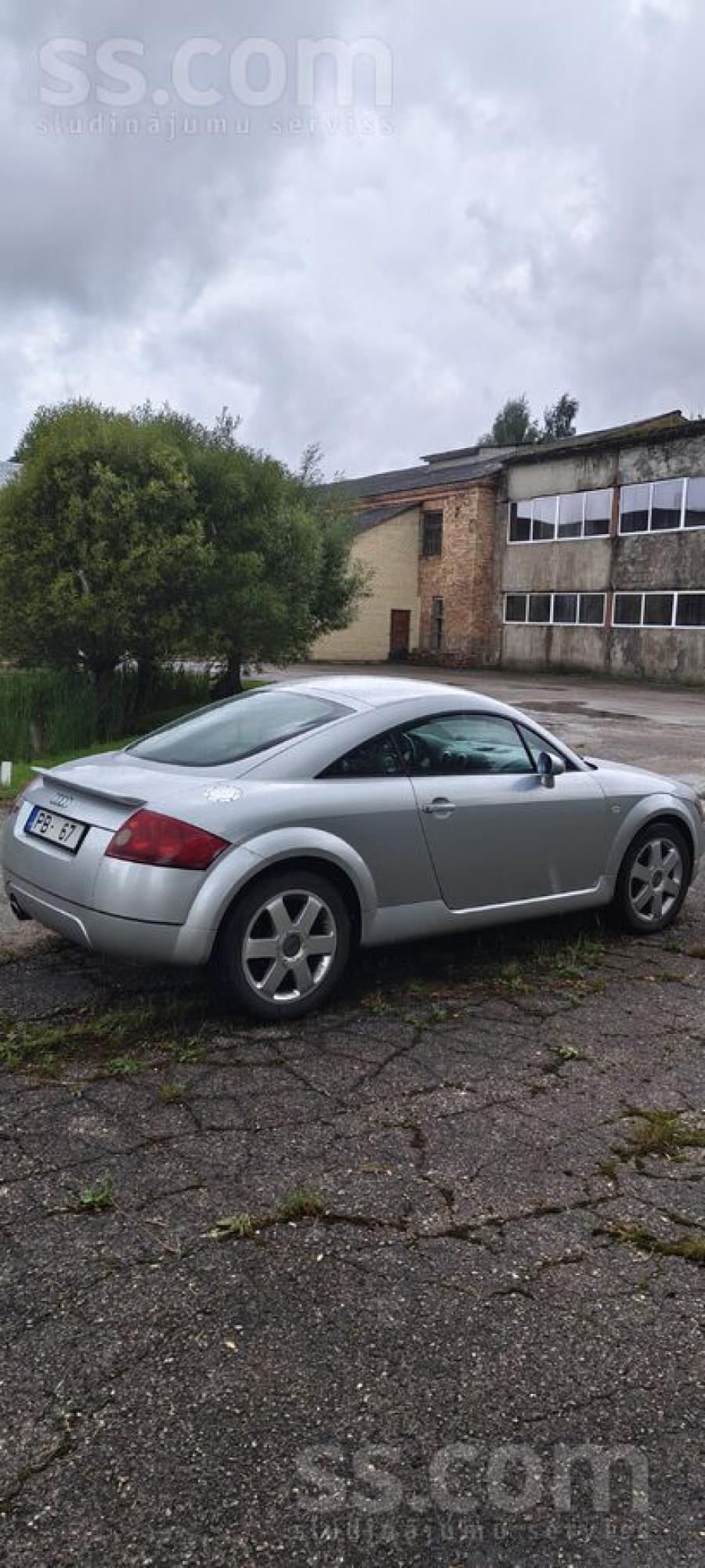 Pelēks Audi TT 2000 Saldus, ar dzinēja tilpumu 1.80 L un nobraukumu 190 tūkst. km par 3100 €, foto 5 vietnē AUTOMOTO.COM.LV