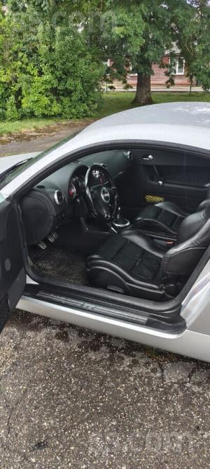 Pelēks Audi TT 2000 Saldus, ar dzinēja tilpumu 1.80 L un nobraukumu 190 tūkst. km par 3100 €, foto 6 vietnē AUTOMOTO.COM.LV