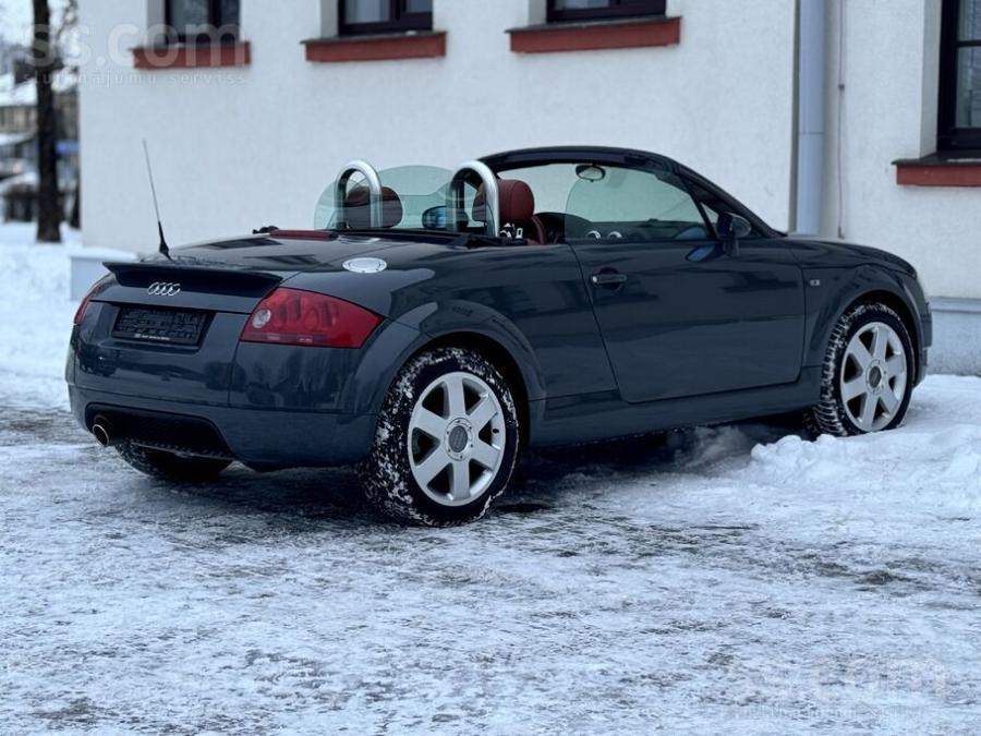 Grey Audi TT 2001 in Jelgava, with an engine capacity of 1.80 L and mileage of 250 thousand km for 5950 €, photo 11 on AUTOMOTO.COM.LV