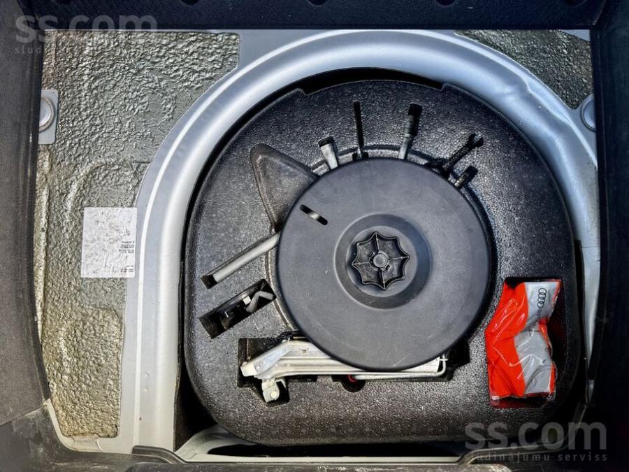 Grey Audi TT 2004 in Riga, with an engine capacity of 1.80 L and mileage of 224 thousand km for 3950 €, photo 9 on AUTOMOTO.COM.LV
