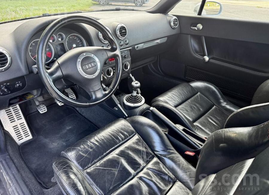 Grey Audi TT 2004 in Riga, with an engine capacity of 1.80 L and mileage of 224 thousand km for 3950 €, photo 10 on AUTOMOTO.COM.LV
