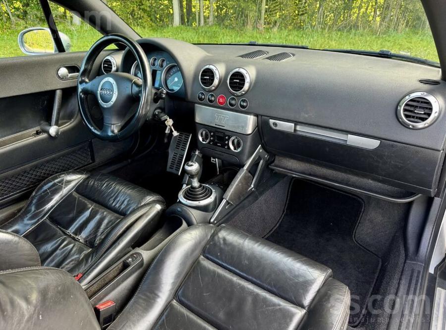 Grey Audi TT 2004 in Riga, with an engine capacity of 1.80 L and mileage of 224 thousand km for 3950 €, photo 11 on AUTOMOTO.COM.LV