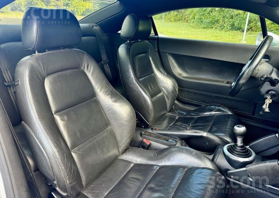 Grey Audi TT 2004 in Riga, with an engine capacity of 1.80 L and mileage of 224 thousand km for 3950 €, photo 12 on AUTOMOTO.COM.LV