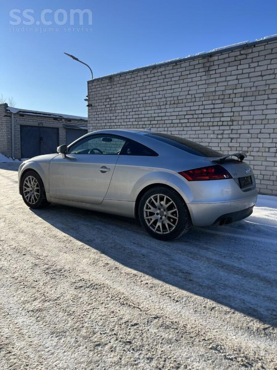 Grey Audi TT 2006 in Riga, with an engine capacity of 2.00 L and mileage of 236 thousand km for 6350 €, photo 5 on AUTOMOTO.COM.LV