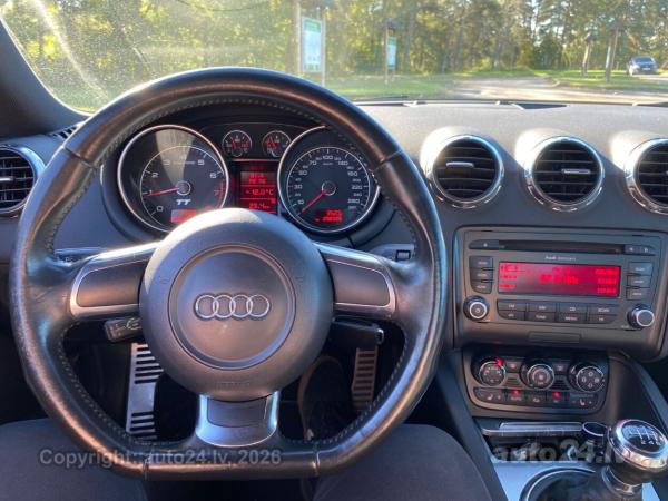 Pelēks Audi TT 2006 Veru, ar dzinēja tilpumu 2.00 L un nobraukumu 259 tūkst. km par 8150 €, foto 11 vietnē AUTOMOTO.COM.LV