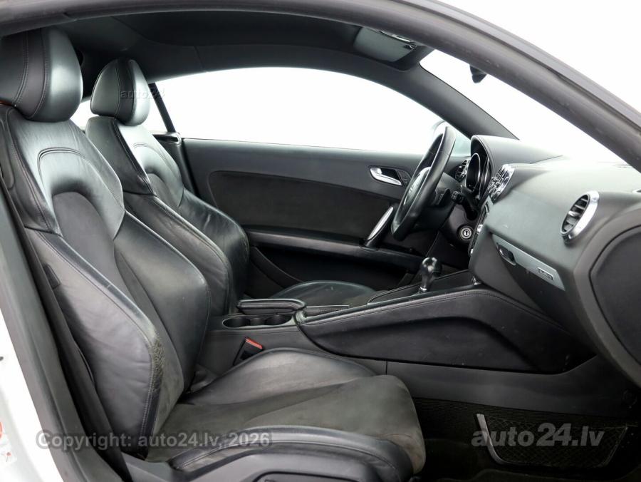 Grey Audi TT 2007 in Tallinn, with an engine capacity of 3.20 L and mileage of 248 thousand km for 4499 €, photo 7 on AUTOMOTO.COM.LV